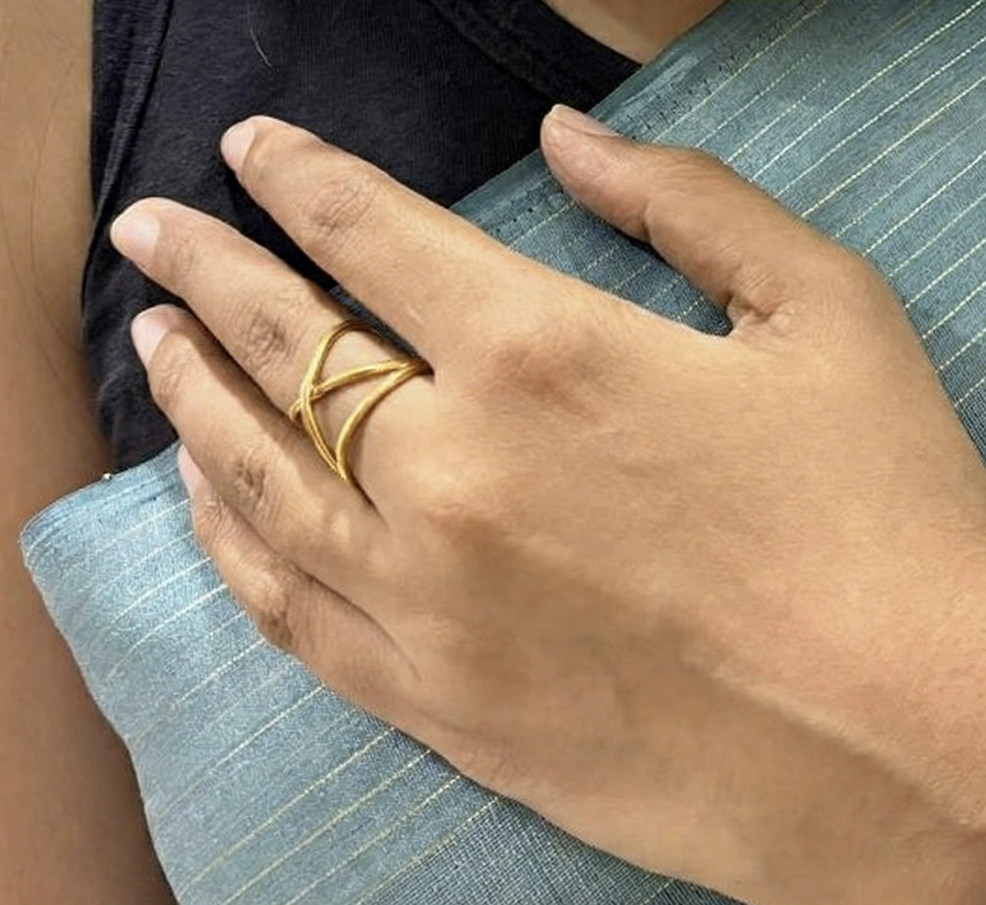 Minimalist Gold Crossover Ring - Silk Threaded Galore